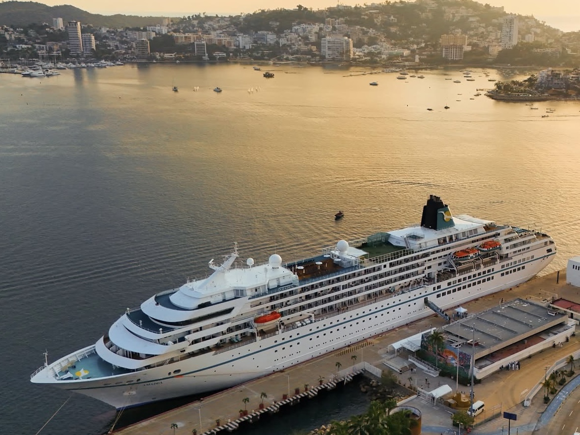 ARRIBO DEL CRUCERO MS AMADEA A LOS PUERTOS DE ACAPULCO Y ZIHUATANEJO ...